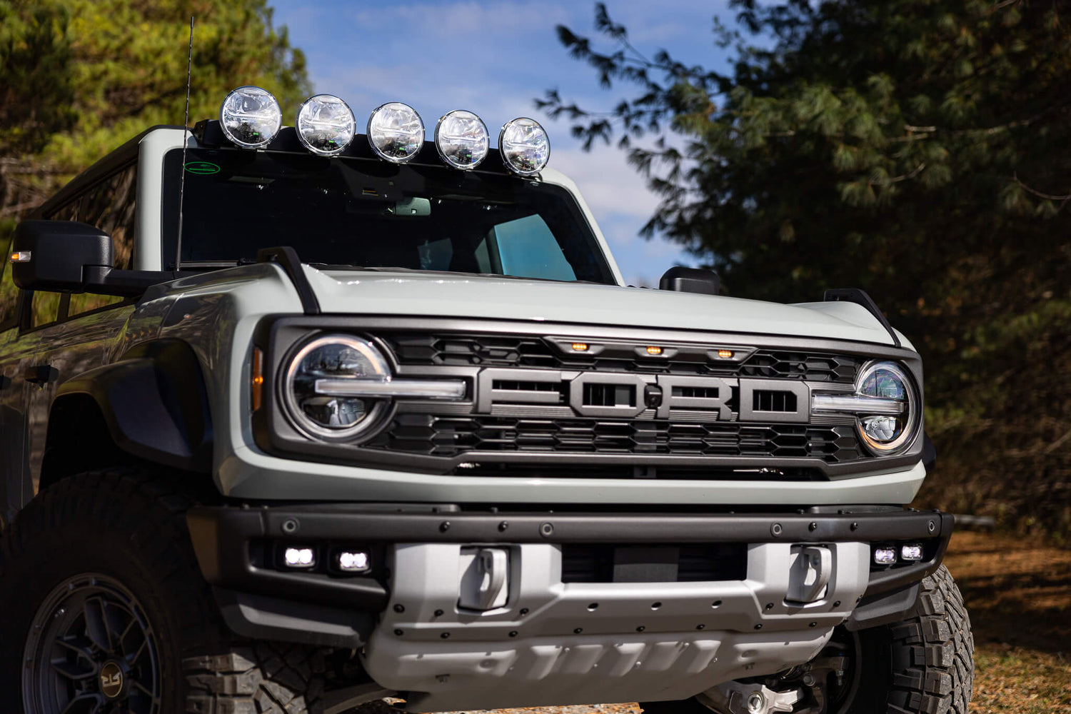 RTR Light Bar w/ PROJECT X FF.70 Lights (21+ Bronco - ALL/22+ Bronco R ...